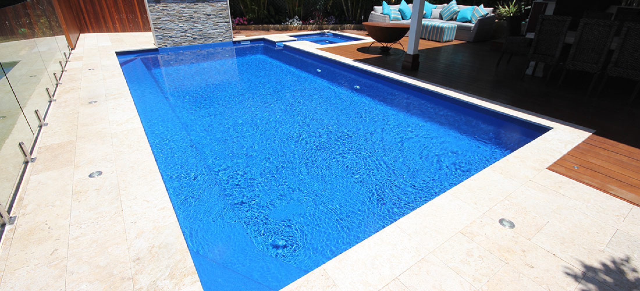 Valentina Fibreglass Swiming Pool - 8m x 4m | Gary West Pools
